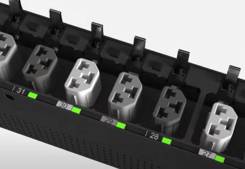 Server Technology PRO4X Rack Power Distribution Unit (PDU) | Legrand Data Center Solutions English